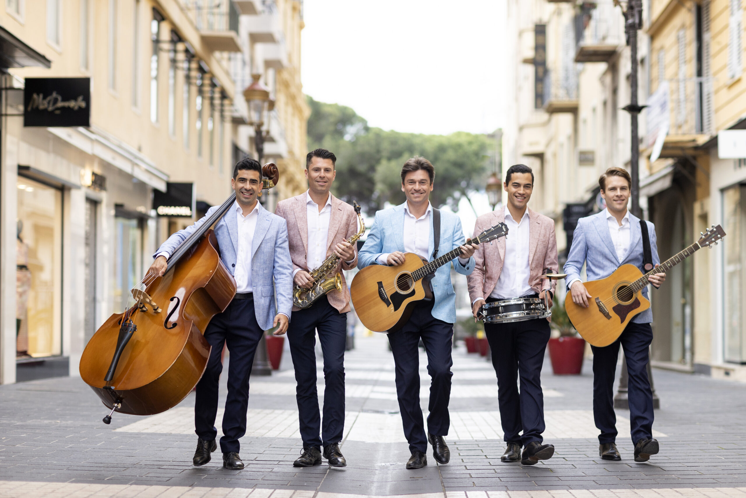 Biography – The Gypsy Queens